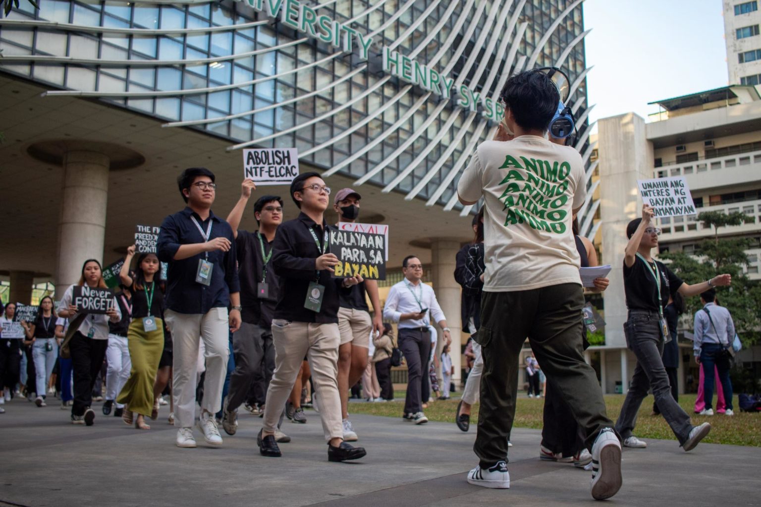 Sa ngalan ng demokrasya: Ika-38 anibersaryo ng People Power Revolution ...