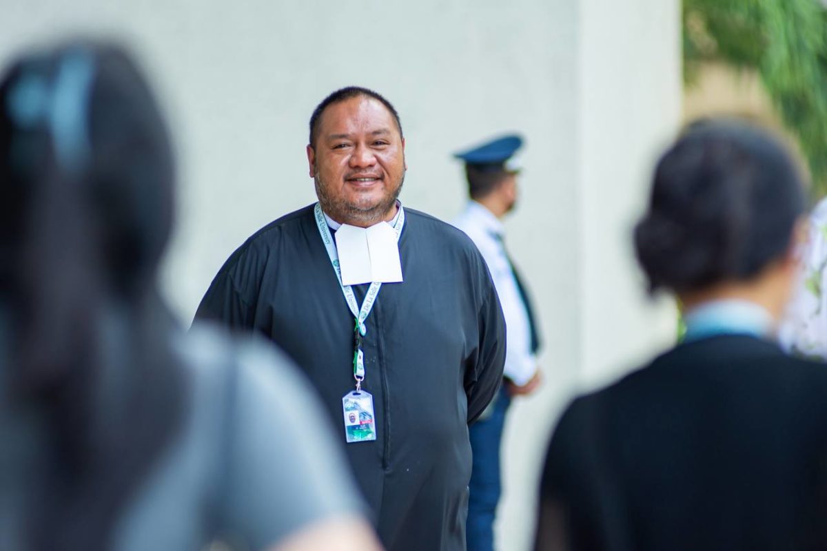 #BrotherInfluencer: Sinag na nagmumula sa abitong itim at kuwelyong ...